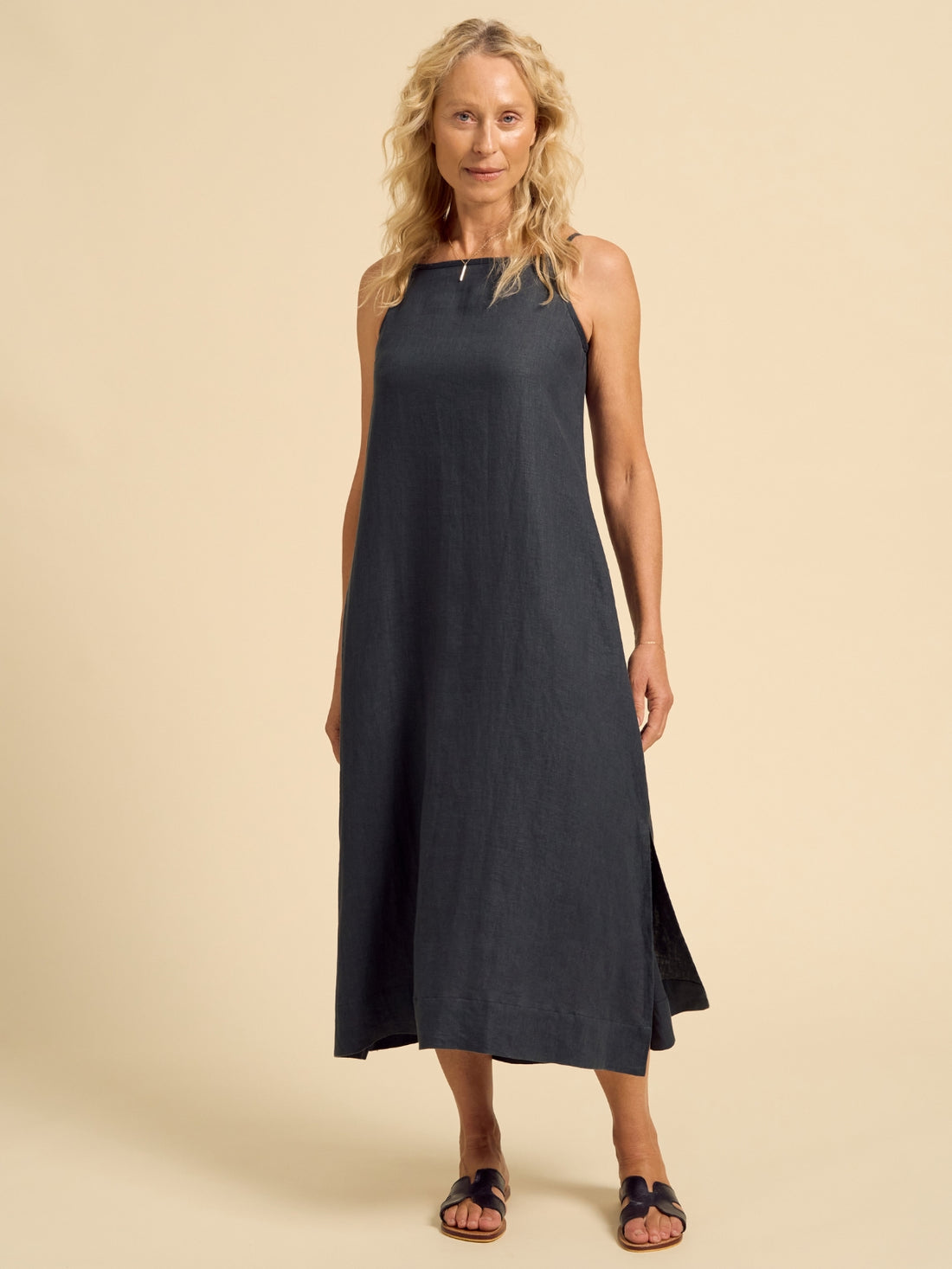 Peony Linen Dress Charcoal | Soft Charcoal Linen Dress – Nomad the Label